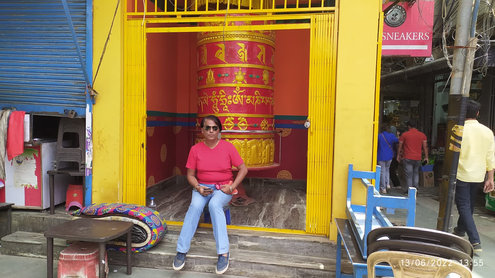 Explore Majnu Ka Tilla: Hidden Gems, Tibetan Cafés & Nearest Metro Guide