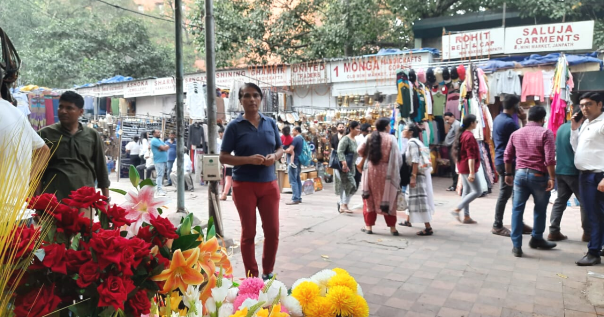 Janpath Market CP Delhi-Enjoy Colorful Chaos Of Shopping